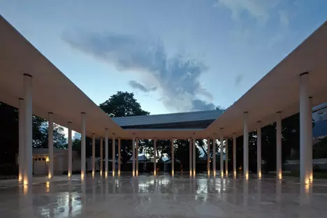 Montes Molina Pavilion ke Materia Arquitectonica