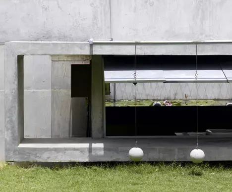 The House with Balls Matharoo Associates-en eskutik