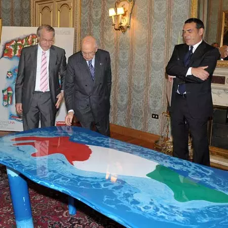 Tabella Italia ta' Gaetano Pesce għal Cassina