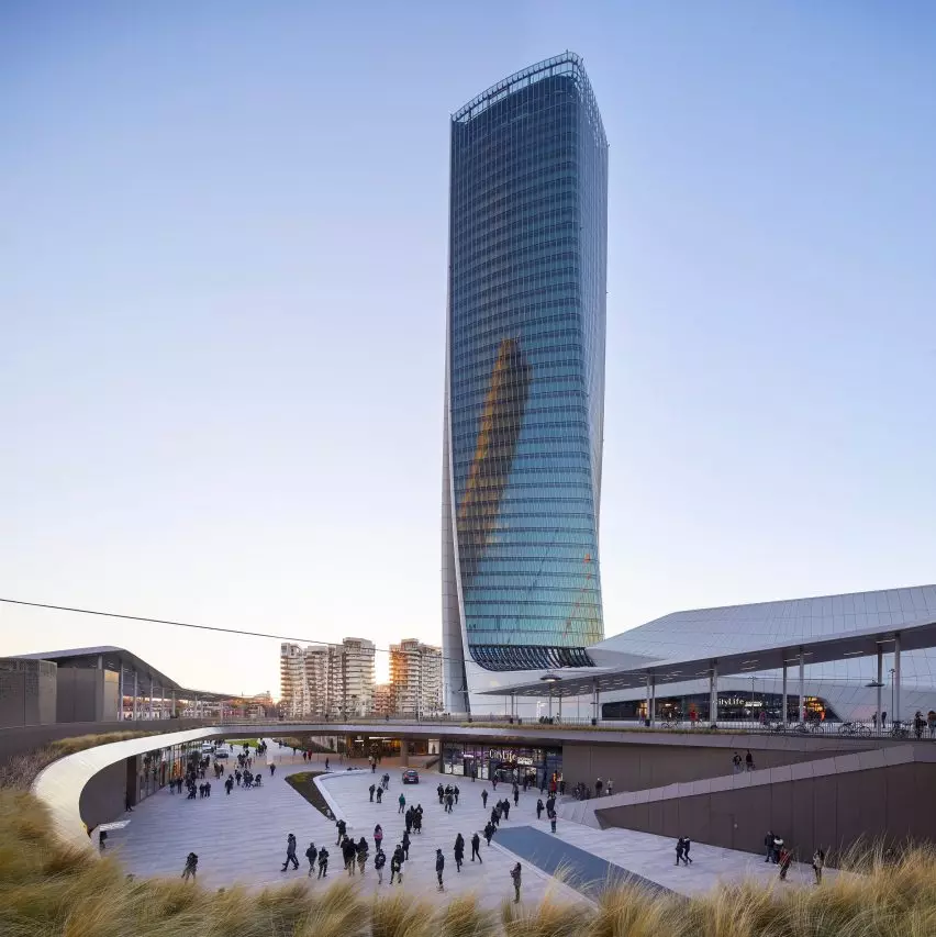 Topp 10 skyskrapere: Generali Tower, Italia, av Zaha Hadid Architects