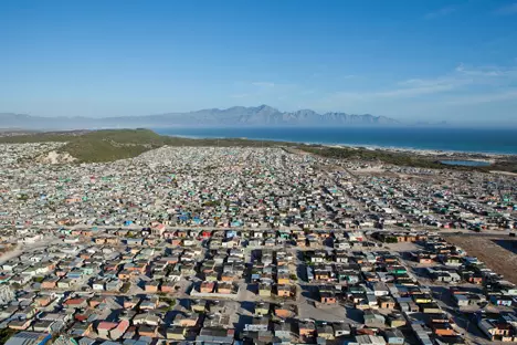 Urban-Think Tank ontwikkel behuisingsprototipe vir Suid-Afrikaanse krotbuurte