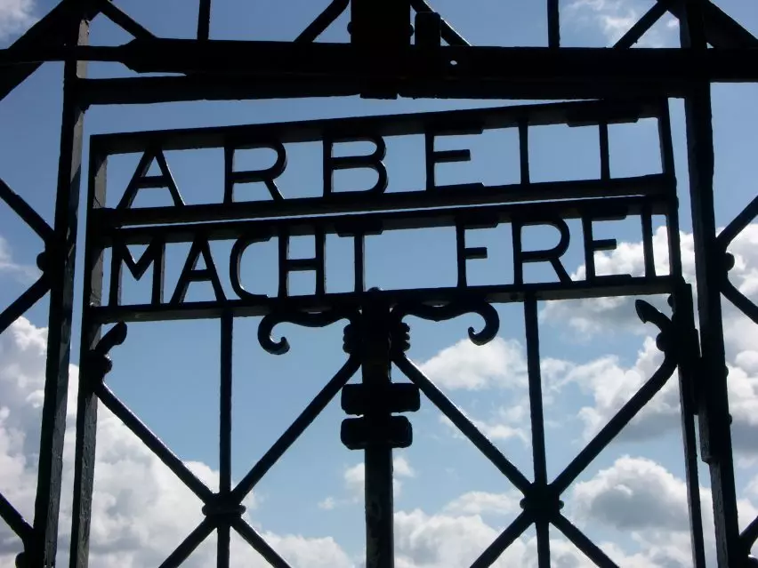Aalisin ng developer ang signage mula sa site ng Nazi torture cellars 57522_3
