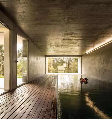 „Contaminar Arquitectos“ „The Hill Cork House“.