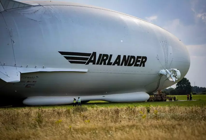 airlander-10_aire-ibilgailu-hibridoak_lehen-hegaldia_dezeen_1704_8