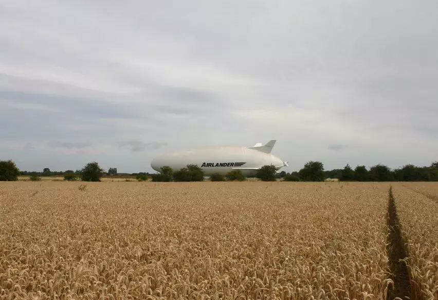 airlander-10_aire-ibilgailu-hibridoak_lehen-hegaldia_dezeen_1704_9