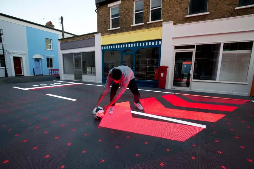 Umbrellium développe un croisement lumineux qui n'apparaît qu'en cas de besoin 58422_2