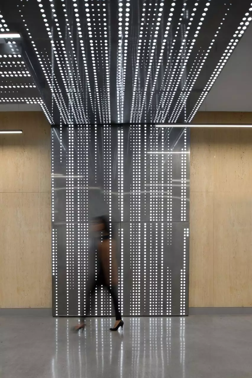 Connexion โดย Patrick Tighe