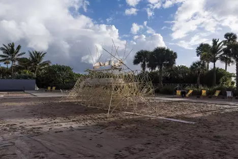 Strandbeest autorstwa Theo Jansen