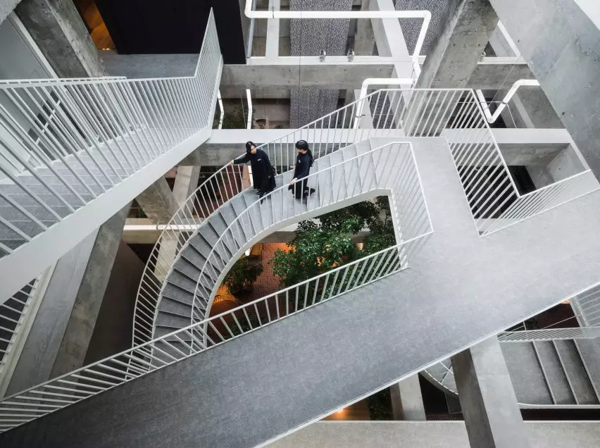 Shiroiya Hotel, Japonya, ji hêla Sou Fujimoto ve