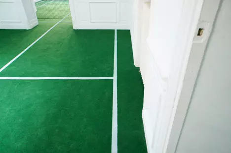 Tennisbaan installasie Benedetto Bufalino