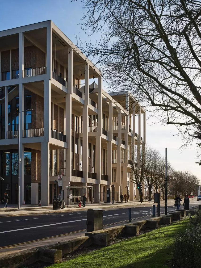 Town House av Grafton Architects for Kingston University, Storbritannia