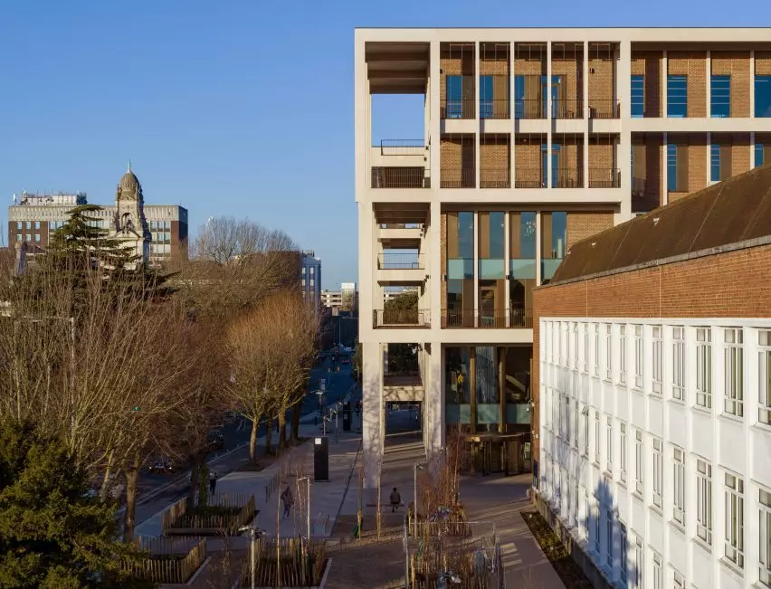 Town House av Grafton Architects for Kingston University, Storbritannia