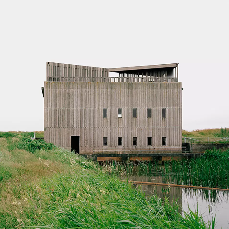 Skjern-A _Johansen-Skovsted-Arkitekter_pumpstations_dezeen_sqa