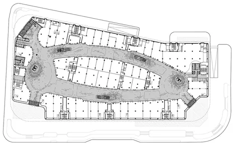 Vloerplan van winkelsentrum bedek met silwer balle deur UNStudio