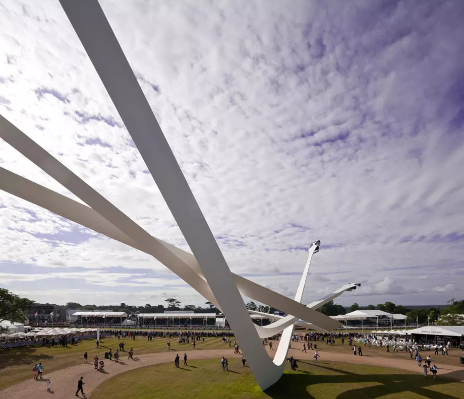 mchongaji wa bmw goodwood sculpture gerry judah tamasha la kasi