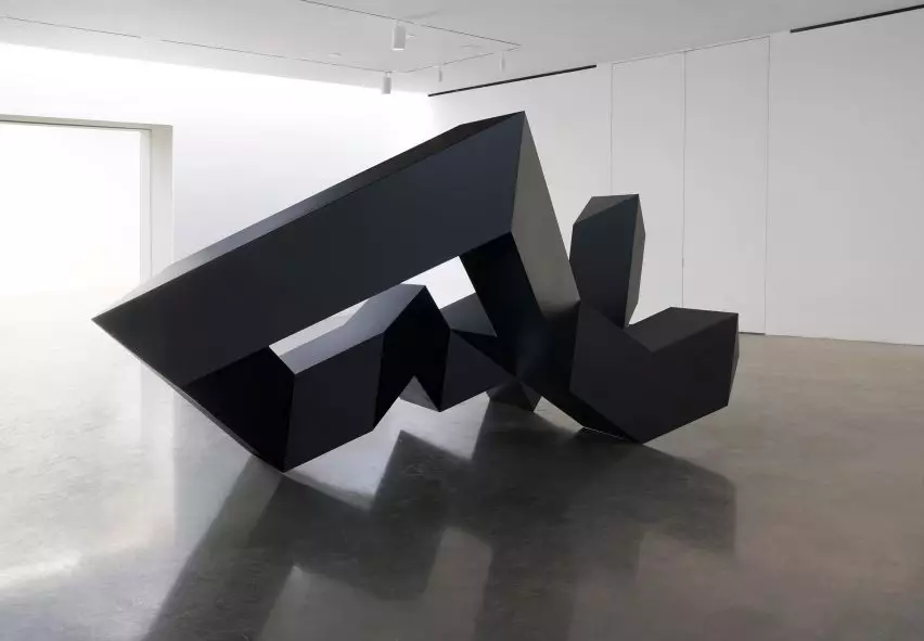 Tony Smith Source, Tau, Throwback izložba Pace Gallery