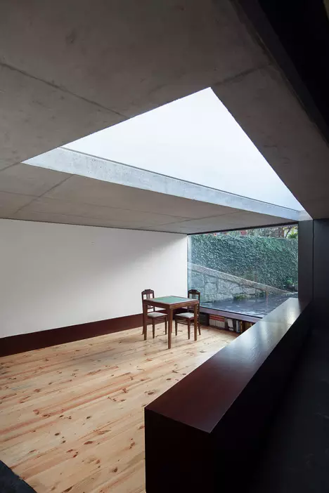 Sala em Pala, Portugal dening Nuno Melo Sousa Architect