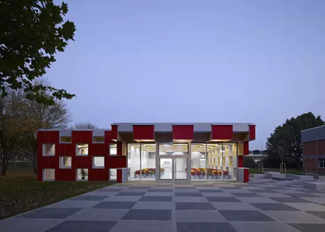 Mensa e shkollës së mesme Salmtal nga SpreierTrenner Architekten