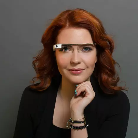 Google Glass foi deseñada debuxando a man, segundo a deseñadora principal Isabelle Olsson