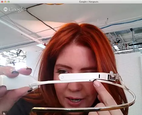 E mere Google Glass site n'ichepụta aka site n'ichepụta onye ndu bụ Isabelle Olsson