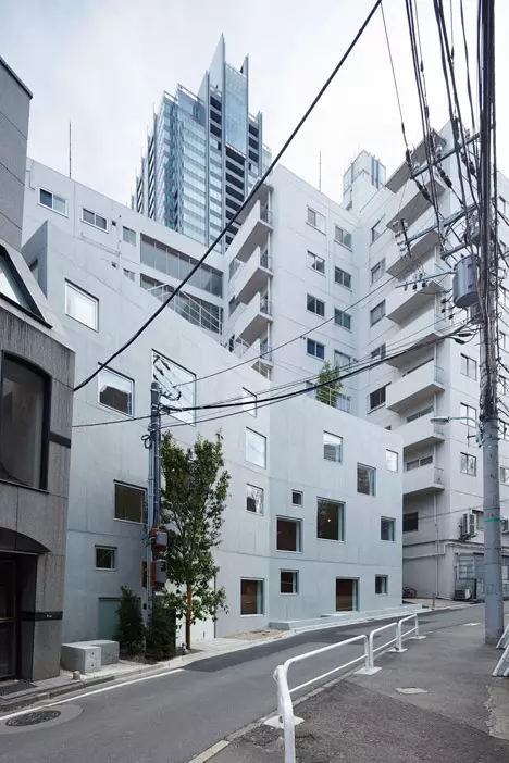 R4 em Roppongi por Florian Busch Architects