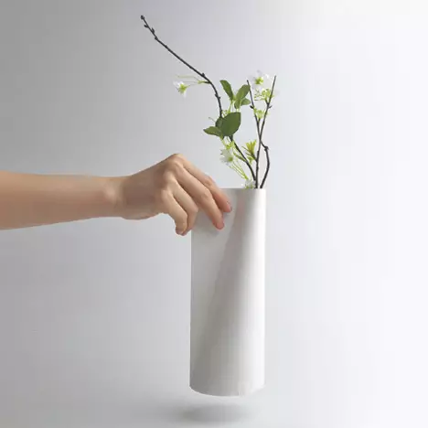 Tyvek Vases na Jiwon Choi