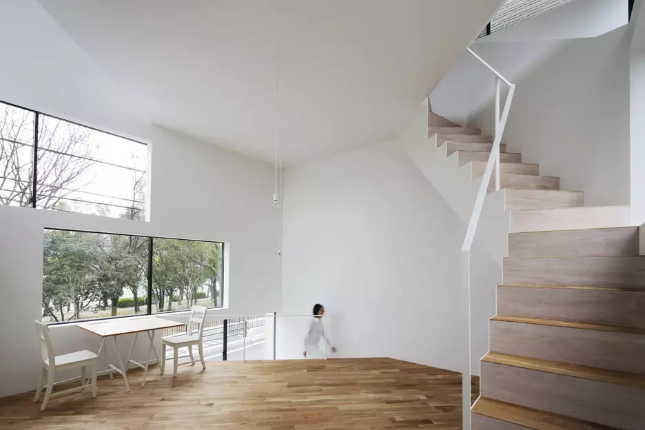 Spiral Window House nataon'i Alphaville Architects