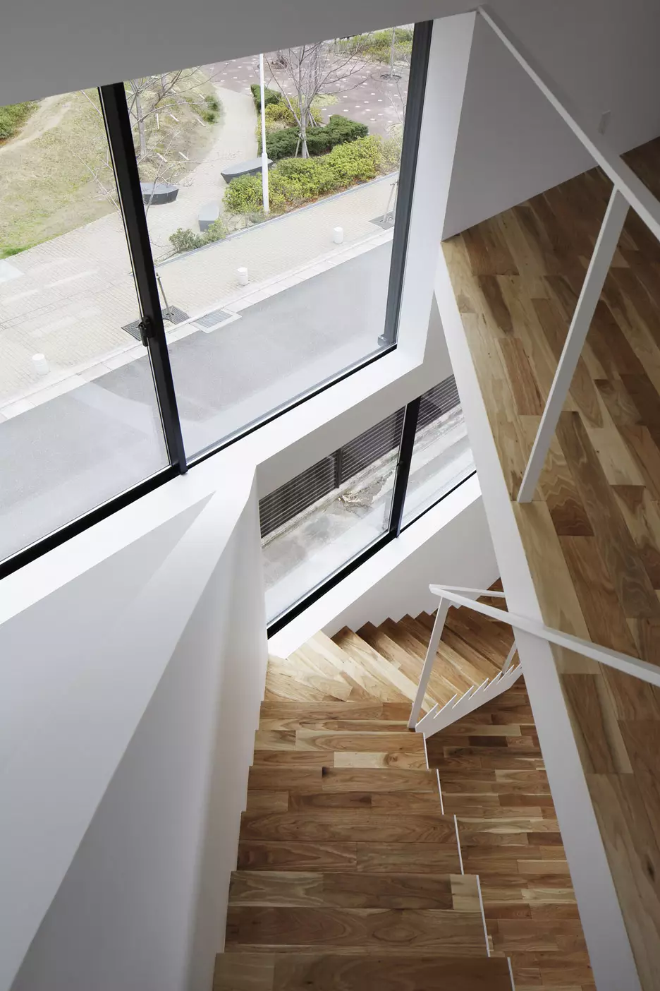 Gidan Window Spiral na Alphaville Architects