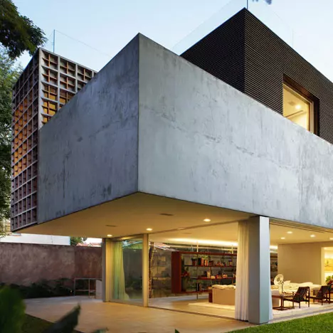 Sumaré House ដោយ Isay Weinfeld Arquitecto