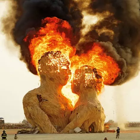 NK Guy maka sary ny Art of Burning Man any an-tany efitr'i Nevada