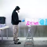 Virgil Abloh kênh chủ nghĩa tàn bạo cho loạt đồ nội thất bằng bê tông Efflorescence