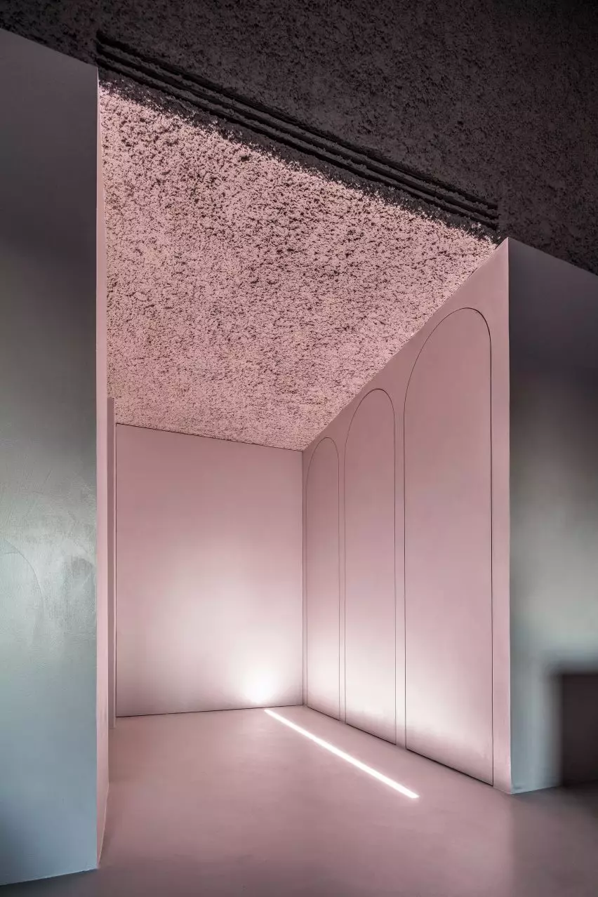 house-of-dust-antonino-cardillo_dezeen_2364_col_9