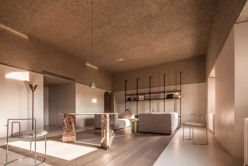 house-of-dust-antonino-cardillo_dezeen_2364_col_5