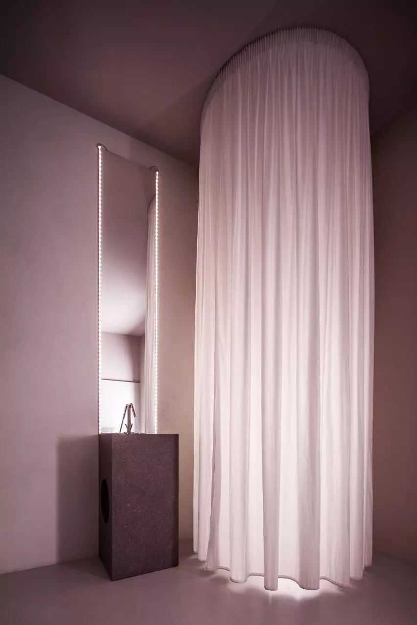 house-of-dust-antonino-cardillo_dezeen_2364_col_13