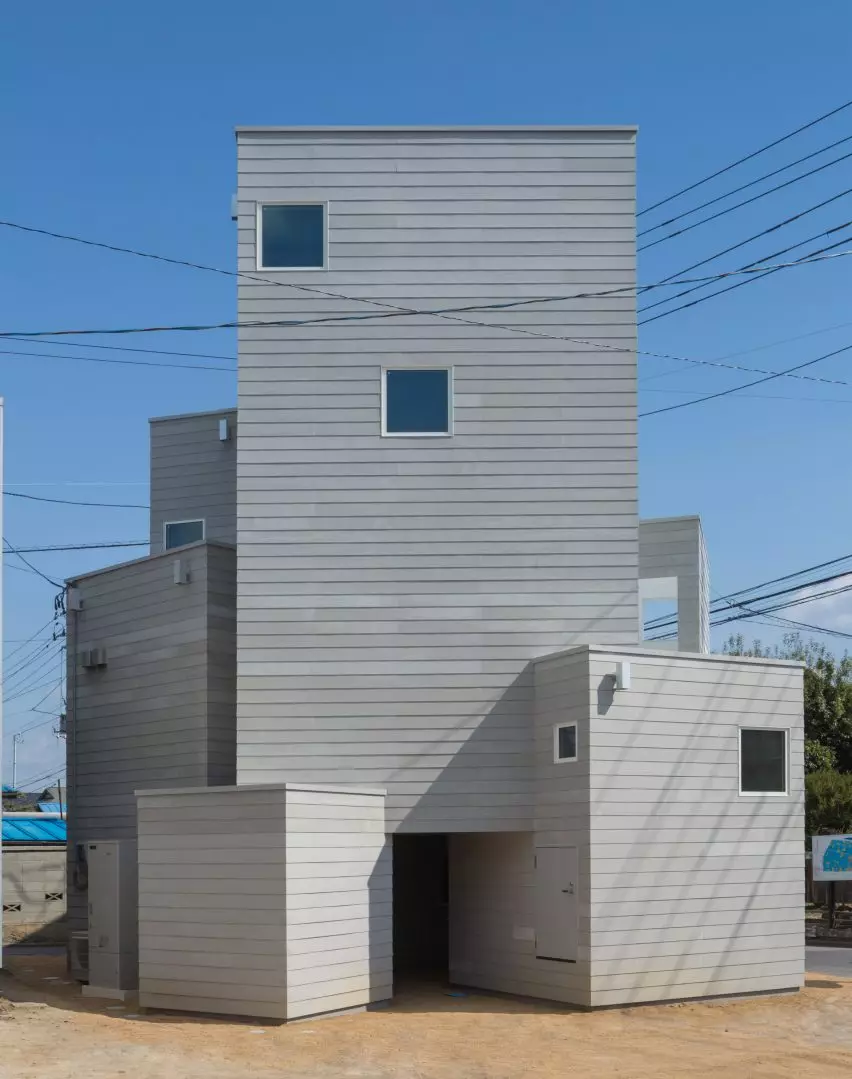 Кохта Асано го гради својот нов дом во Фукушима како кластер од девет кубоиди 63034_2