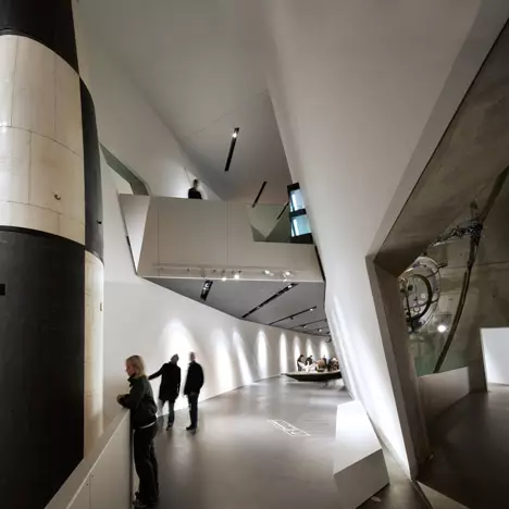 Dresden museum for militærhistorie av Daniel Libeskind