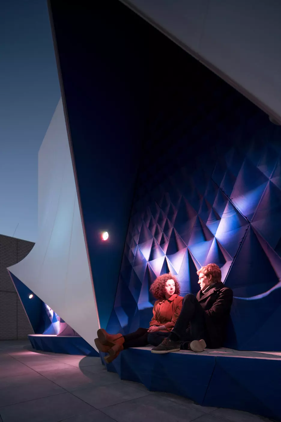 Heijmans жана DUS Architects тарабынан ЕБ имаратынын 3D басып чыгарылган фасады