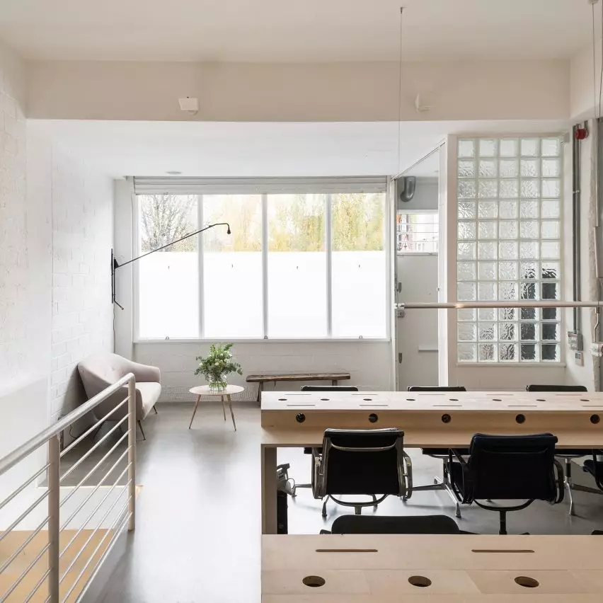 office-assemble-minimalist-offices-roundup