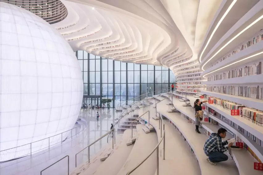 MVRDV completează biblioteca în formă de ochi uriaș în orașul chinez Tianjin 64063_2