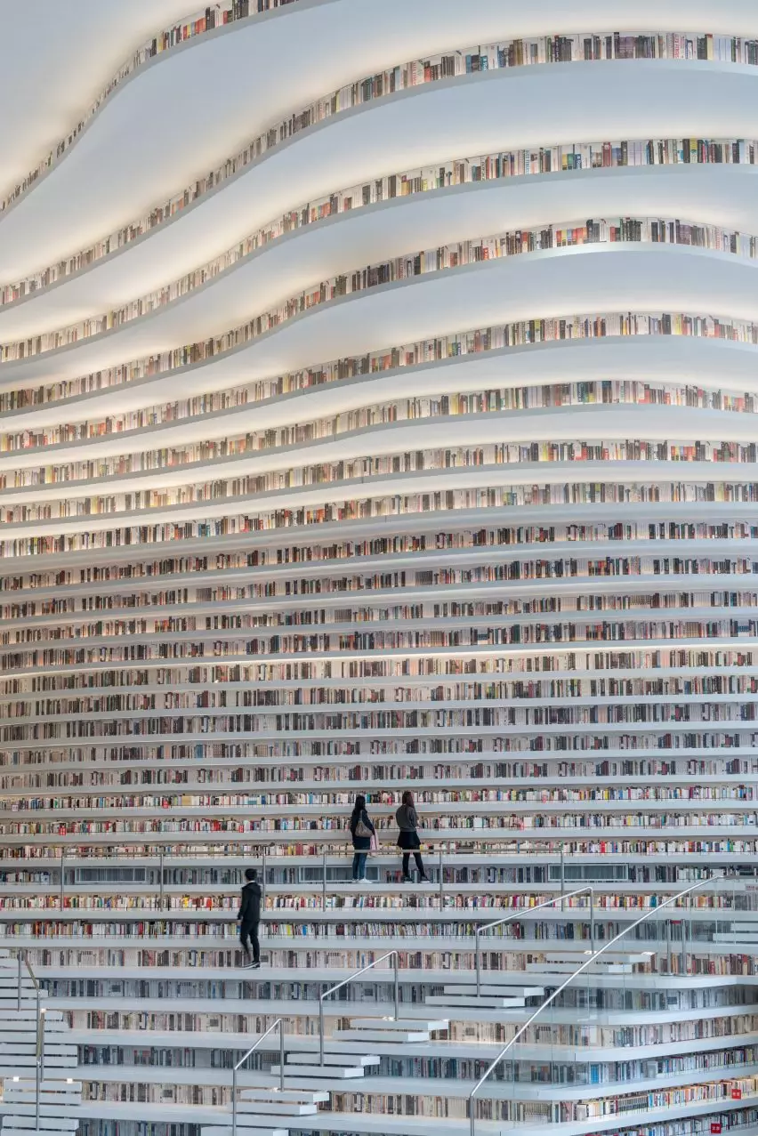 MVRDV completa a biblioteca con forma de ollo xigante na cidade chinesa de Tianjin 64063_4