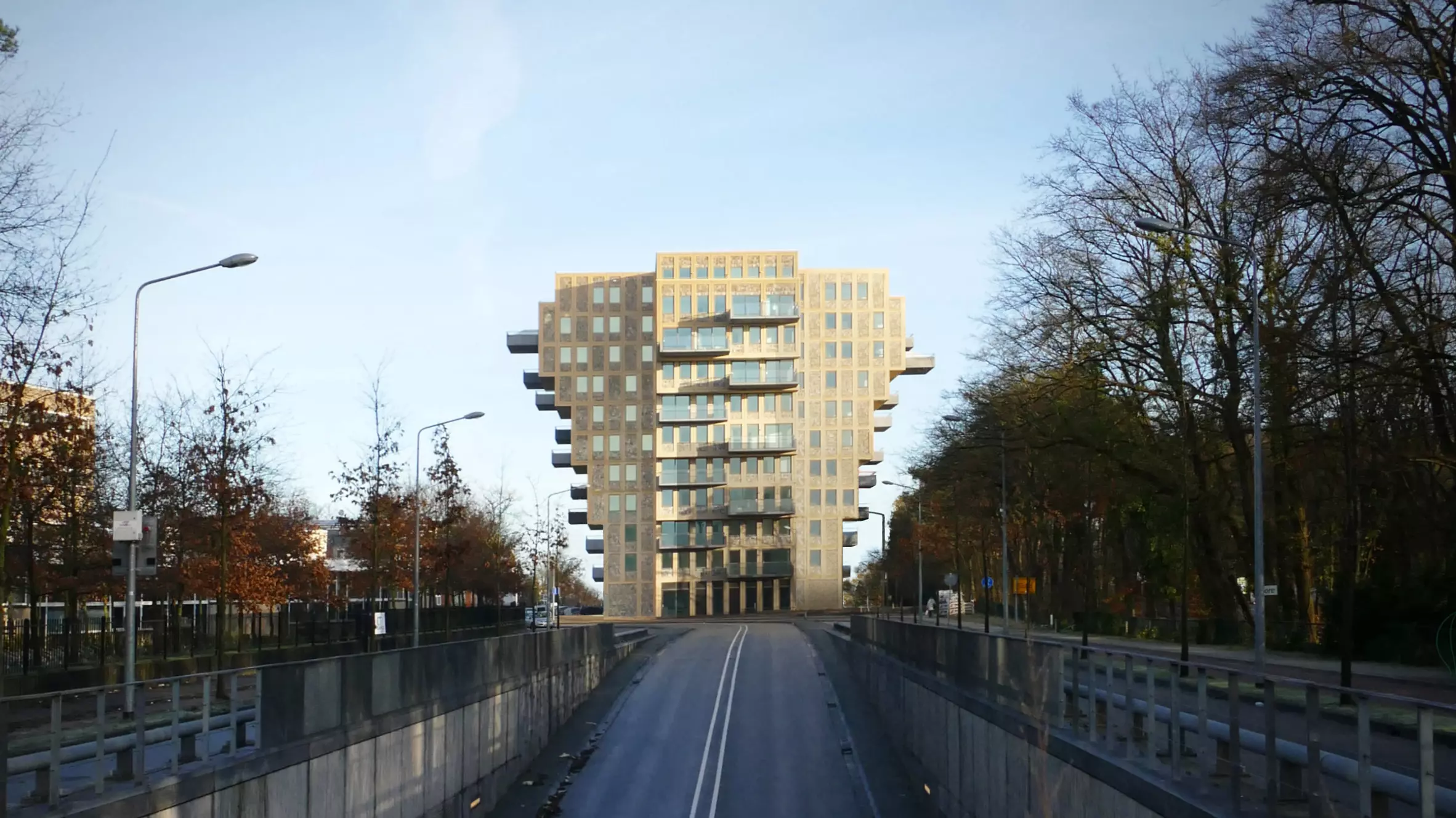 Menara Belvedere René van Zuuk ialah blok pangsapuri Belanda berbentuk salib paling berat