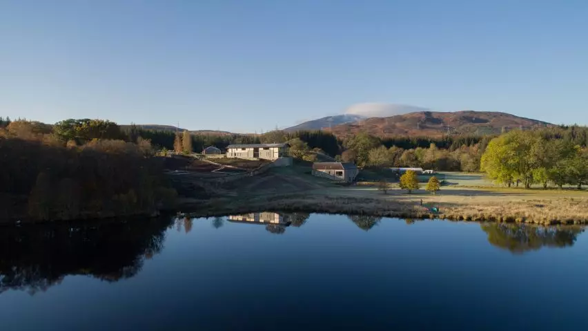 Hiša s pogledom na jezero Loch Tummel