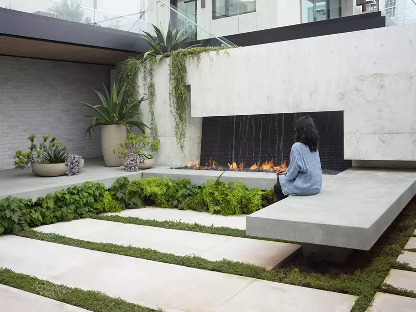 Foyer extérieur à la maison aux États-Unis