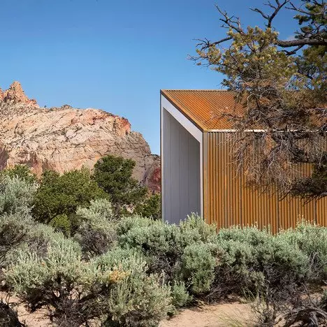 High Desert Dwelling Capitol Reef od Imbue Design