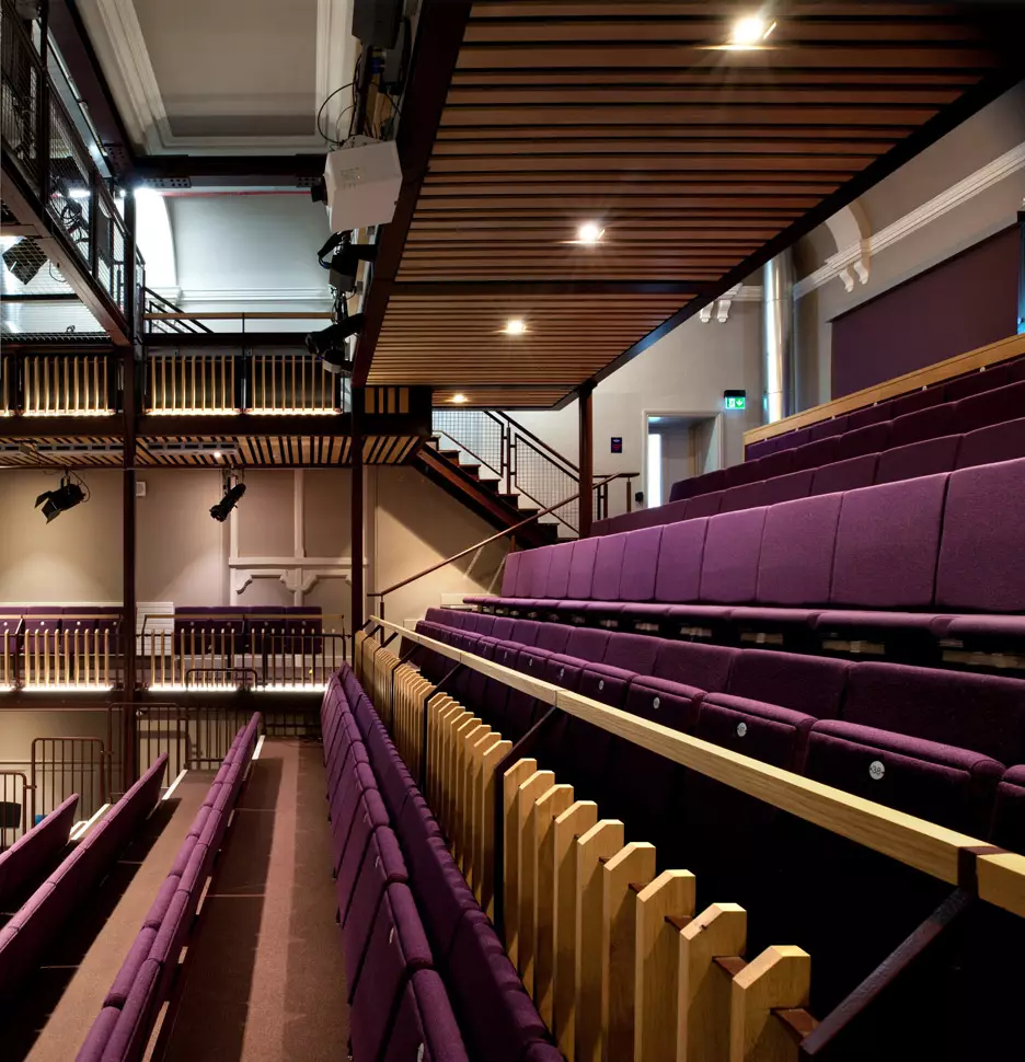 مسرح كواري في بيدفورد للمهندسين المعماريين فوستر ويلسون