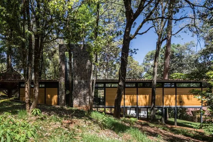 Casa Luzia le Saavedra Arquitectos in Avandaro, Meicsiceo