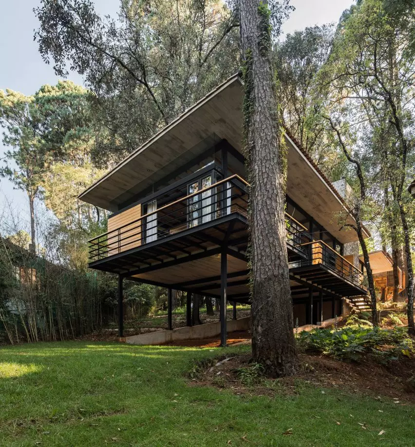 Casa Luzia le Saavedra Arquitectos in Avandaro, Meicsiceo