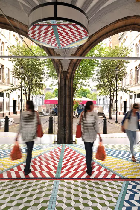 Tile Mile od Russ + Henshaw na Clerkenwell Design Weeku