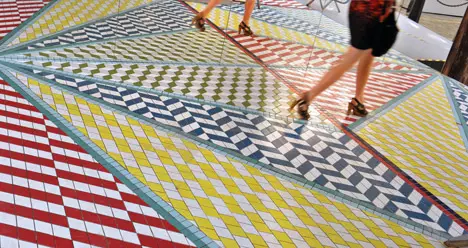 Tile Mile oleh Russ + Henshaw di Clerkenwell Design Week