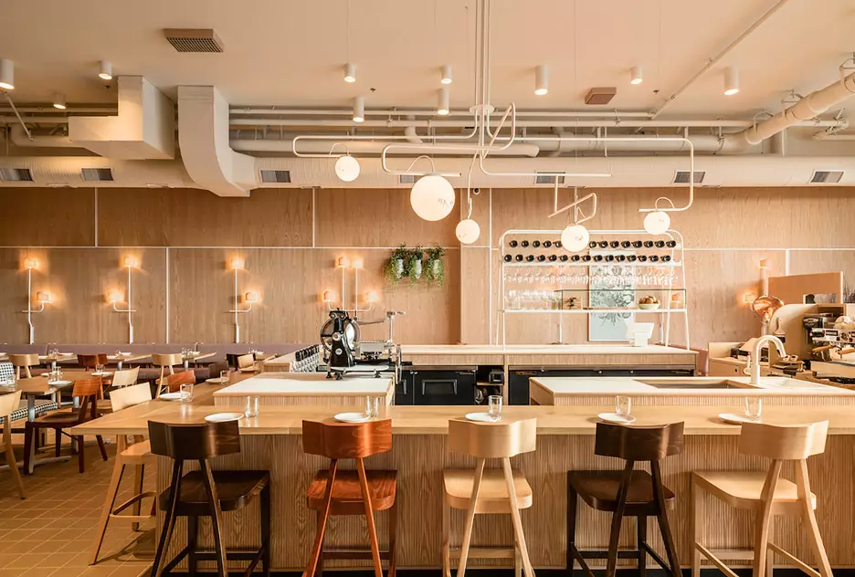 Osteria-Savio-Volpe-ni-Ste-Marie_dezeen_936_3